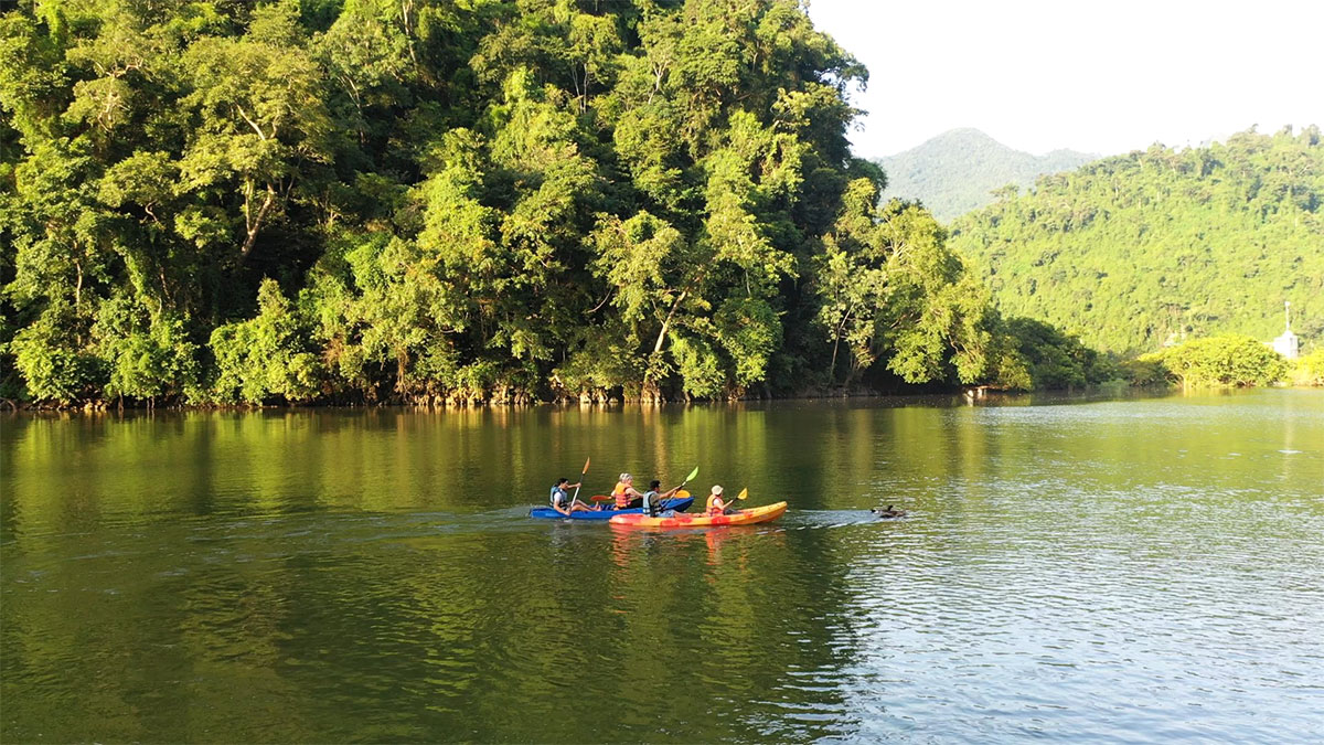 Active adventure tour - Pioneer on Ba Be lake 3 days - Babe National ...